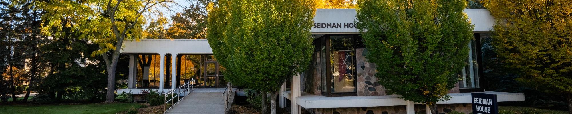 Lemmen Library & Archives - Grand Valley State University